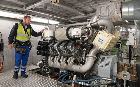 Giving marine engines a longer life | Rolls-Royce