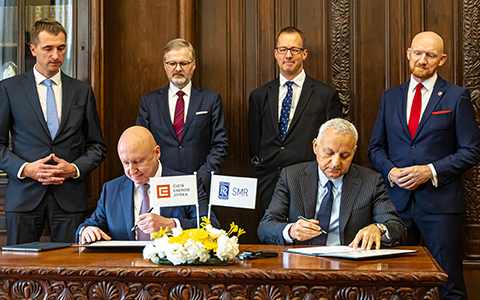 Rolls-Royce SMR and ČEZ Group partner to deploy SMRs in UK and Czechia ...